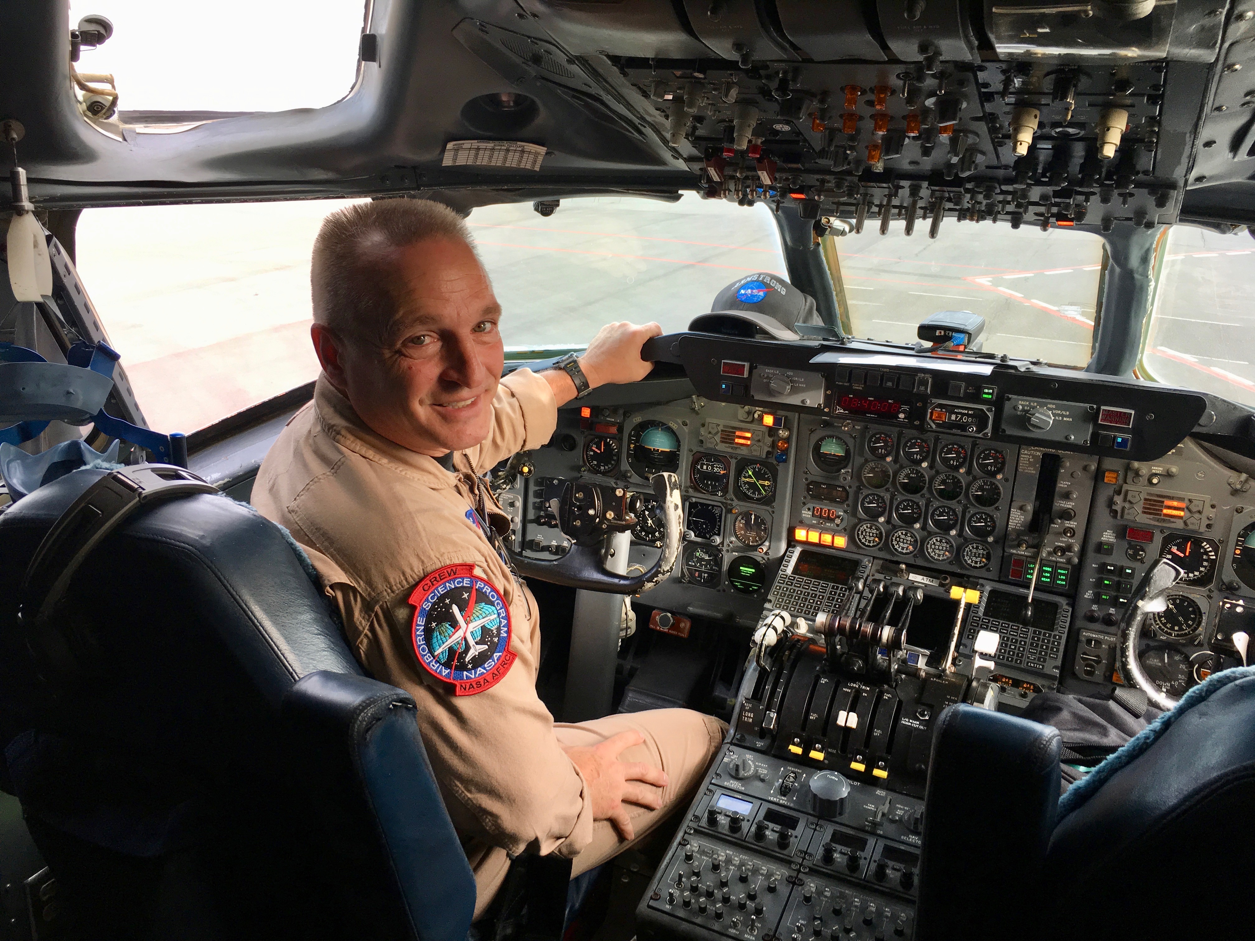 Pilot Cory Bartholomew giving a quick tour before leaving Cabo Verde | ESPO